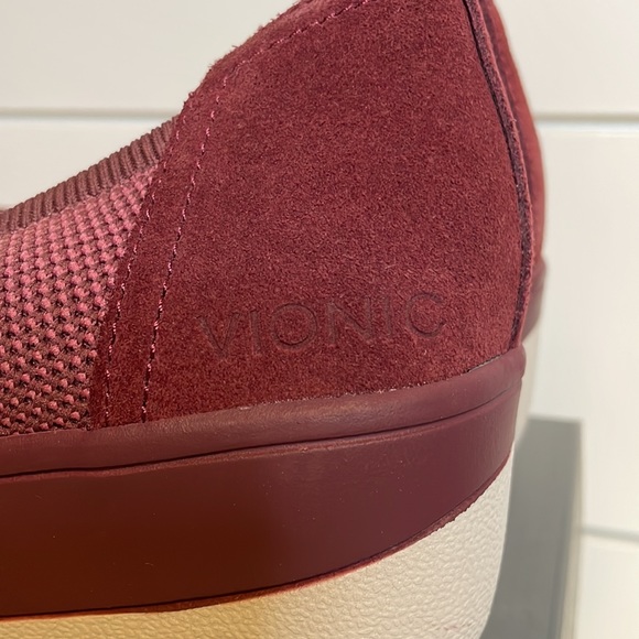 Vionic | Shoes | Vionic Womens Advantage Jacey Slip On Wedges 1 M ...